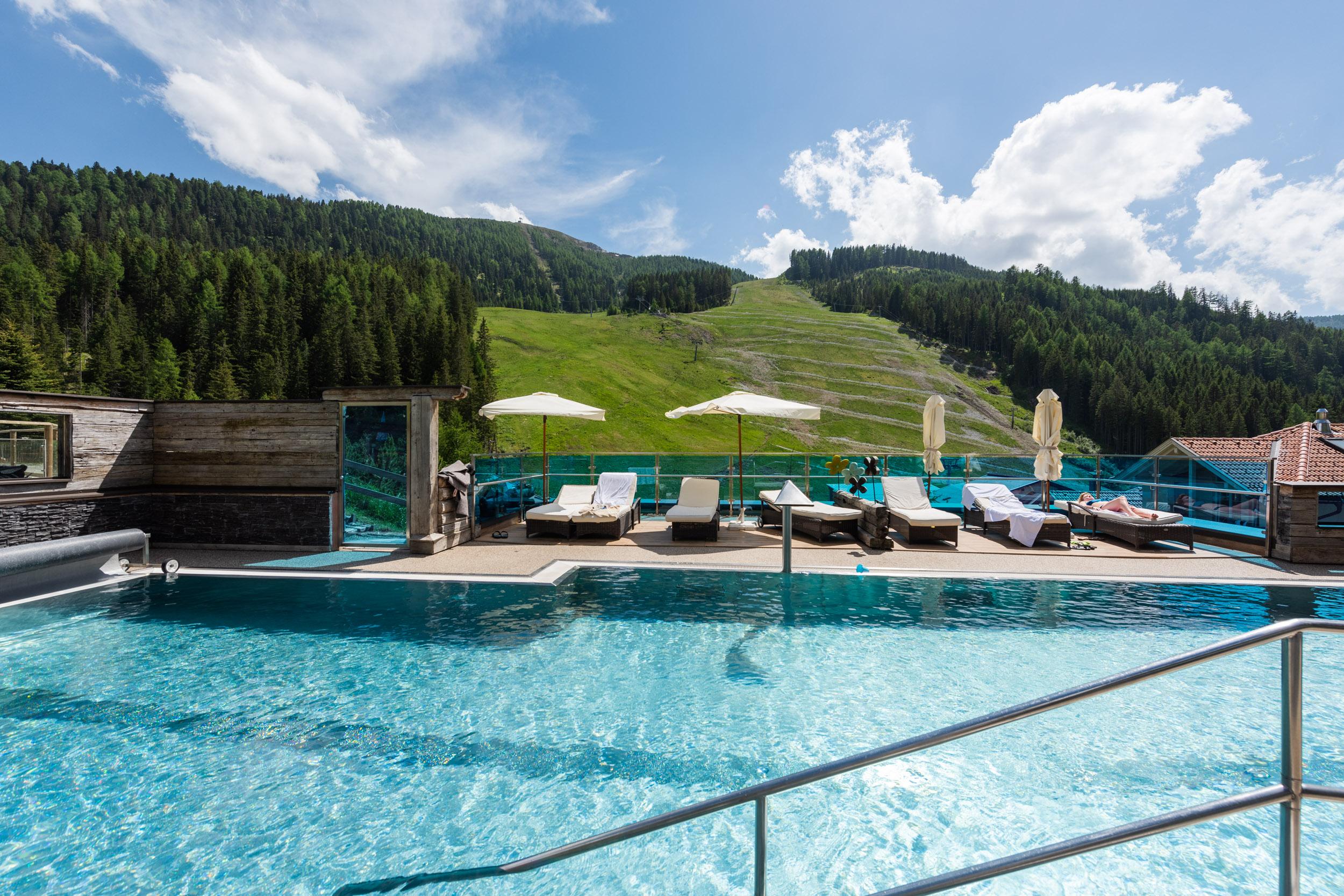 Familienhotel mit Hallenbad und Pool in Kärnten - Alm-Resort Frühauf